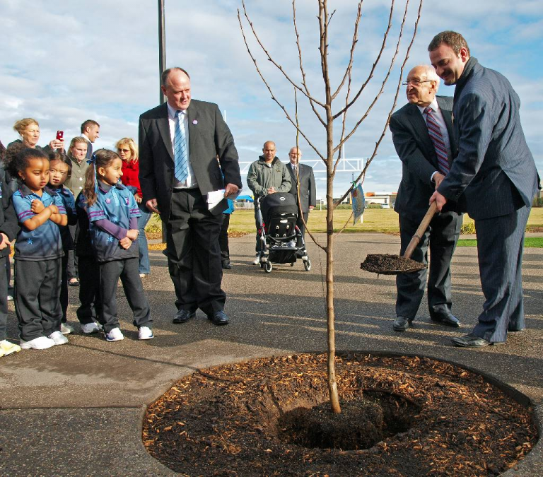 Mayor Tree Planting | Southern Cross Grammar